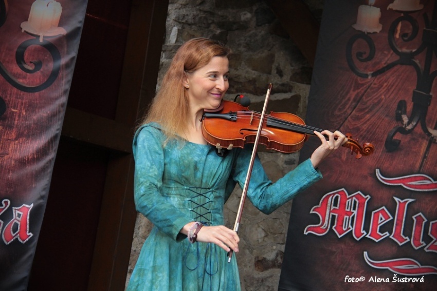 Lída Hájková o houslích a Melisse